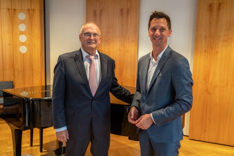 BildGrafik – Verabschiedung Bertram Müller durch Landrat Andreas Müller ...