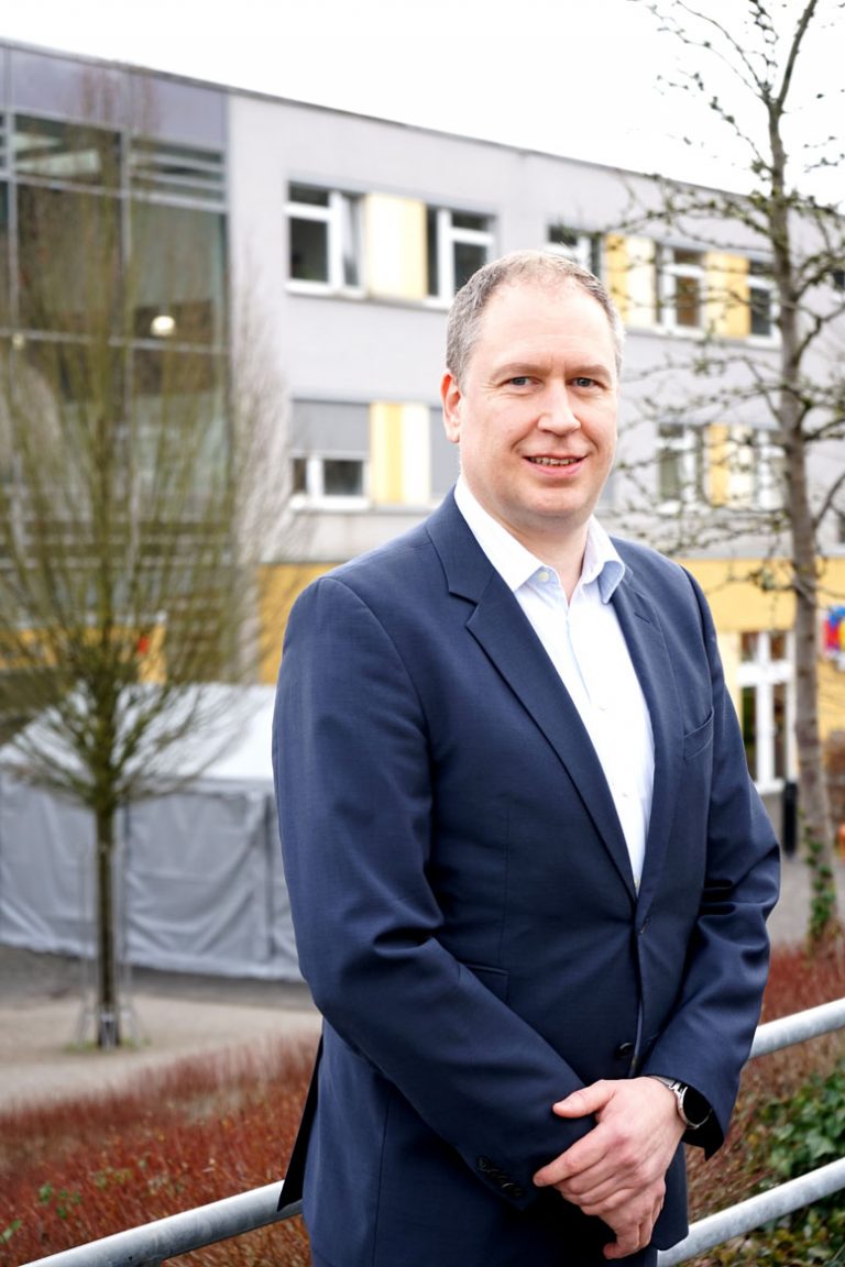 Carsten Jochum neuer Geschäftsführer der DRK-Kinderklinik Siegen ...