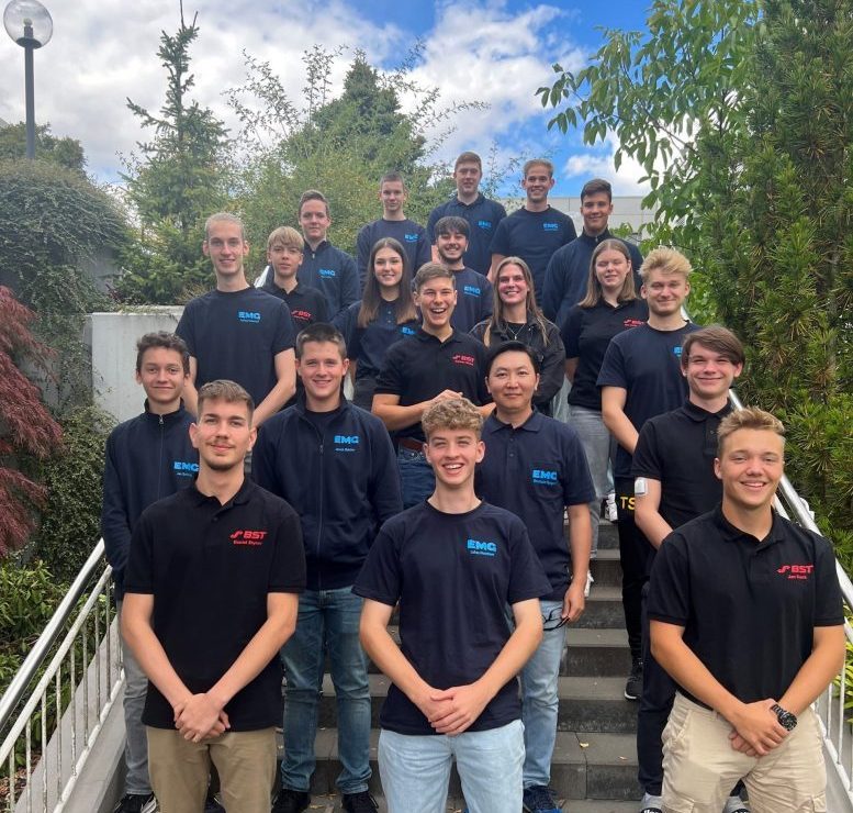 Foto 3 – Alle 20 Azubis | Wirtschaft regional online